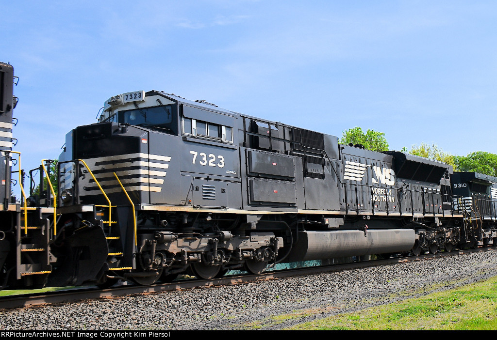 NS 7323